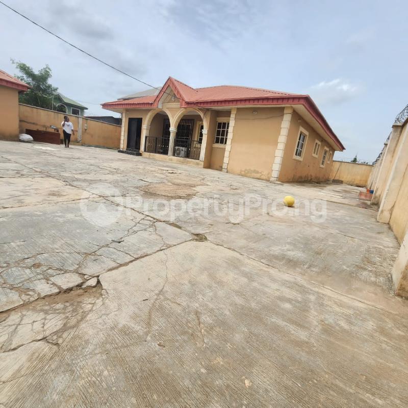 5 Bedroom House in Idishin Ibadan Oyo | House for sale in ibadan | House in ibadan | 5 Bedroom ...