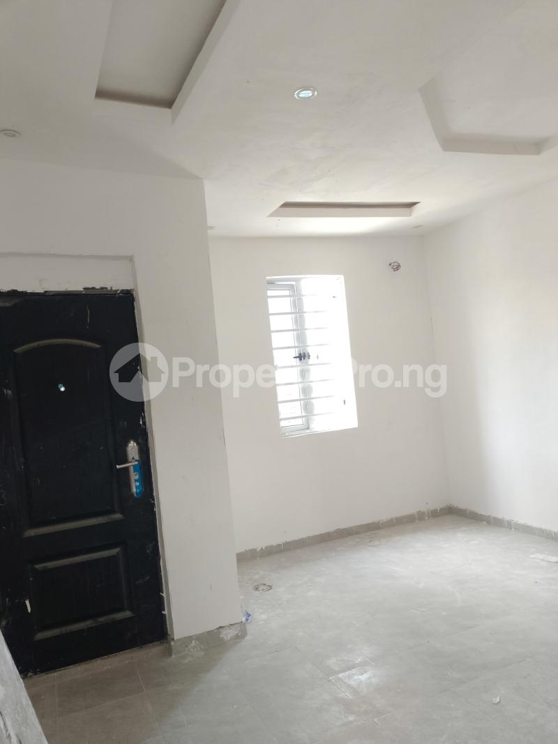 Rent 2 Bedroom Flat in Jibowu, Yaba Lagos (3LLBX) | PropertyPro Nigeria