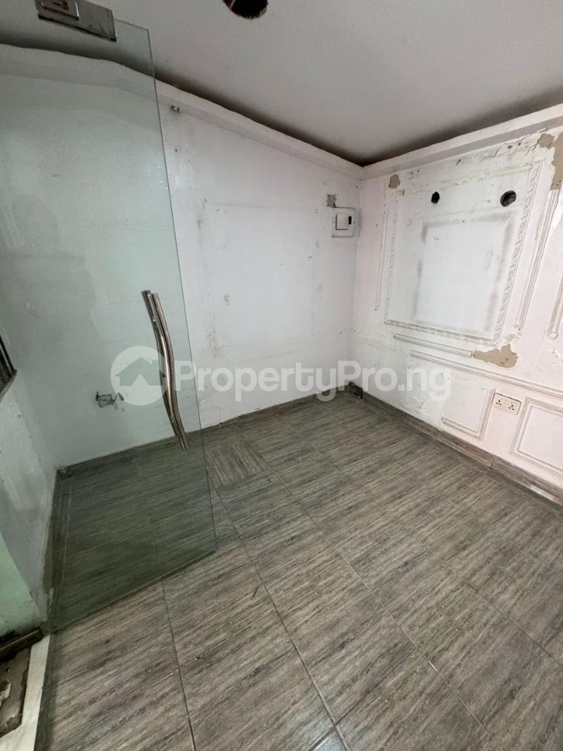 Rent Front Facing Shop In A Secure Environment in Lekki Phase 1, Lekki ...