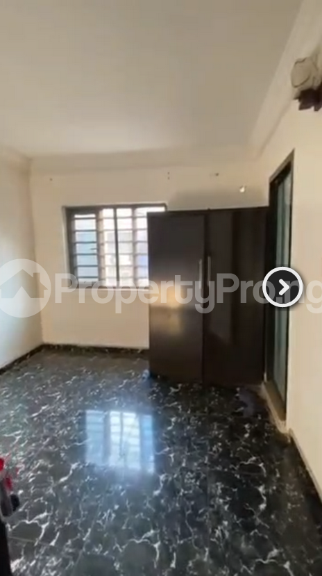 Rent Room Self Contained in Onike, Yaba Lagos (2PGKT) | PropertyPro Nigeria